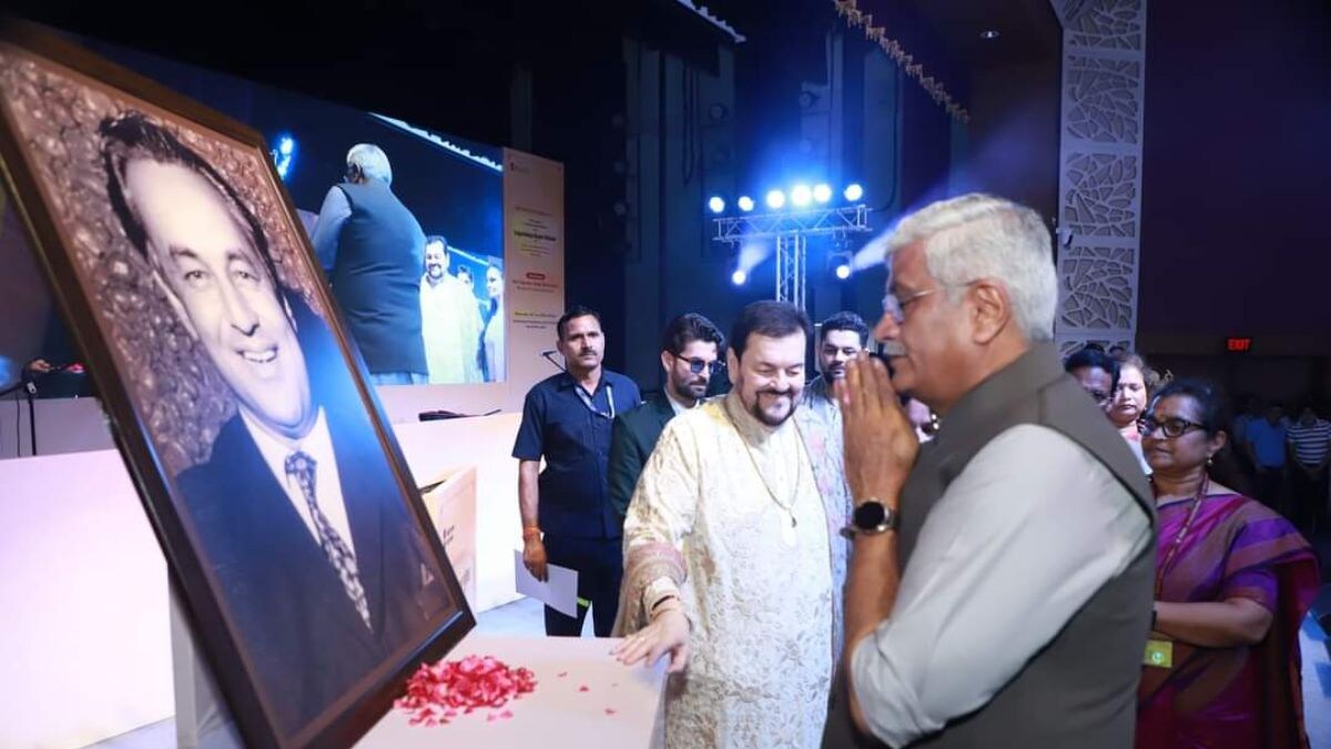 गजेंद्र सिंह शेखावत ने गायक मुकेश से बताया अपना जुड़ाव, 100वीं जयंती पर ...