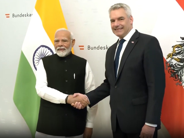 PM Modi And Austrian Chancellor Hold Delegation-level Talk; PM Signs Guestbook