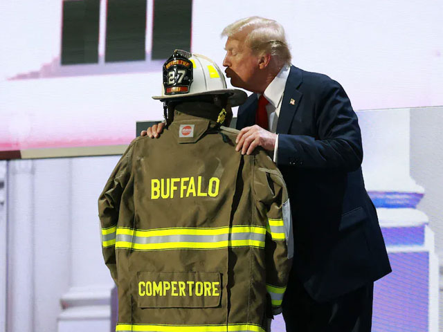 Video: Trump's Unique Tribute To Firefighter Who Died In Pennsylvania ...