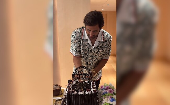 MS Dhoni's 43rd Birthday Celebration Featured Six Delicious And ...