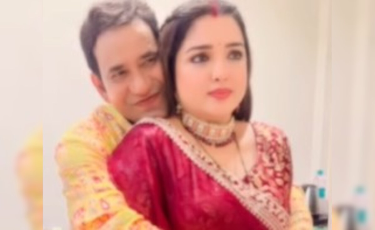 Maroon Color Sadiya Reel: मरून कलर सड़िया गाना यूट्यूब पर 183 मिलियन के ...