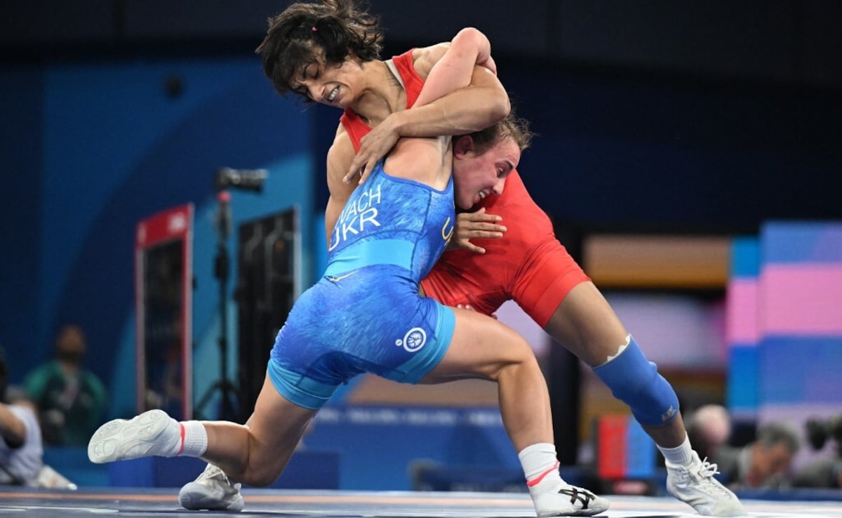 Vinesh Phogat Wins 50kg Semi, Becomes First Indian Woman Wrestler To ...