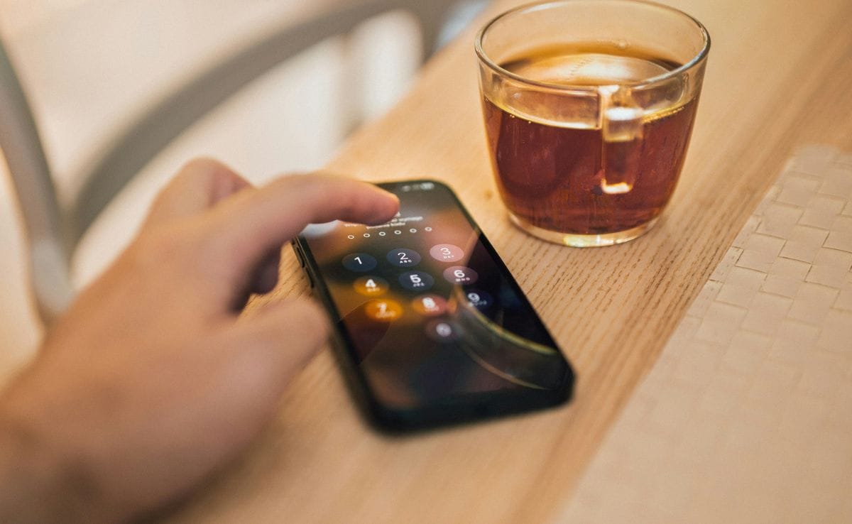 How To Create And Use Strong Passwords