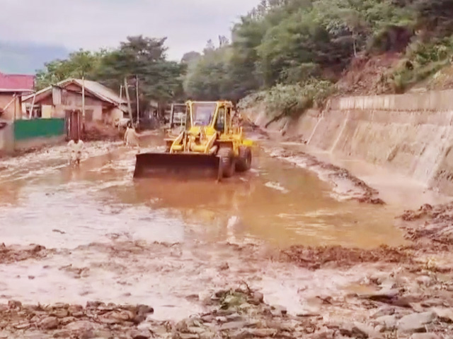 Cloudburst Triggers Flash Floods In Jammu And Kashmir