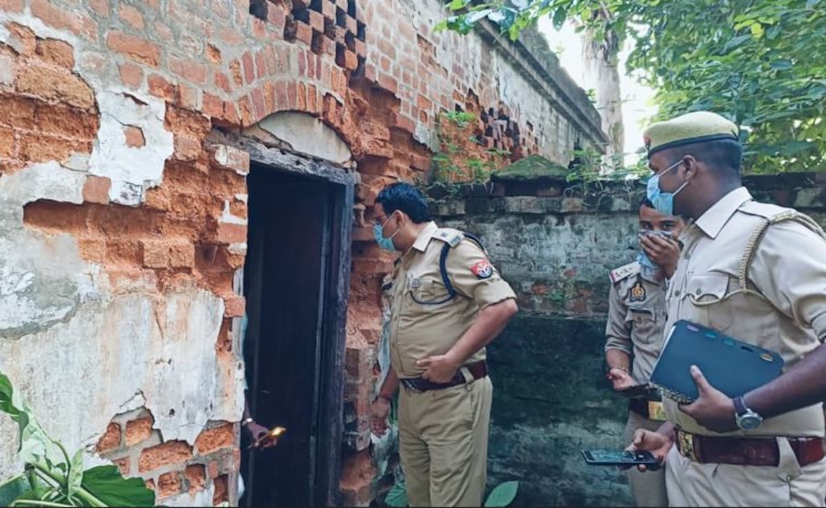 किसी और लड़के से करती थी बात, गुस्साए बॉयफ्रेंड ने कत्ल कर खंडहर में ...
