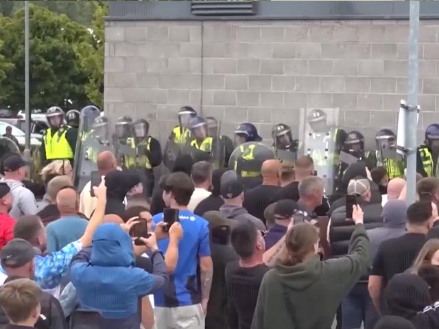 UK Anti-Migrant Riots Stall Much-Needed Immigration Reforms?