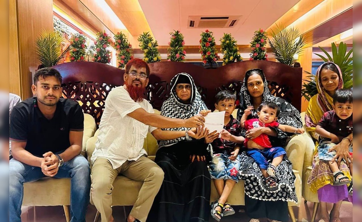 Mehidy Hasan Miraz Gives Pakistan Series Prize Money To Family Of Rickshaw Puller Killed In ...