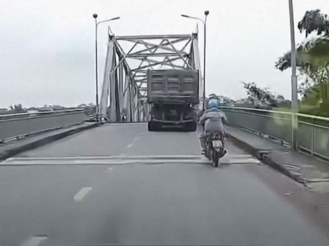 Dashcam Shows Moment Bridge Collapsed In Vietnam Following Typhoon Yagi