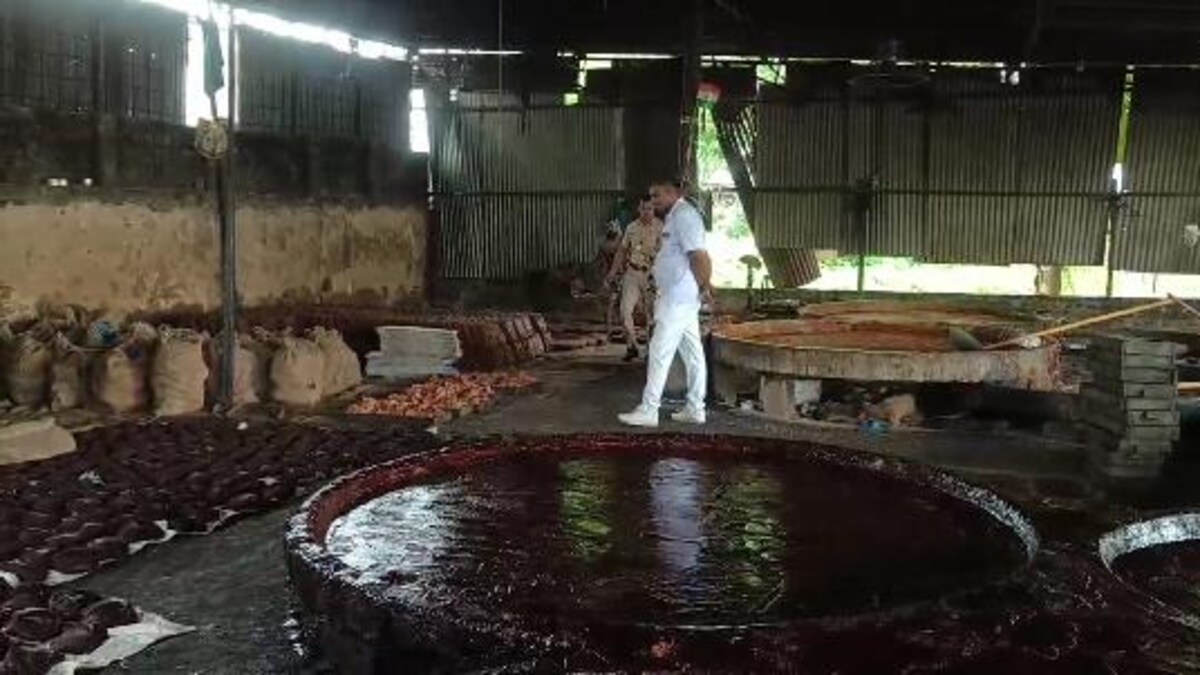 अजमेर में बन रहा था घटिया गुड़, हो सकता था कैंसर, फैक्ट्री सीज ...