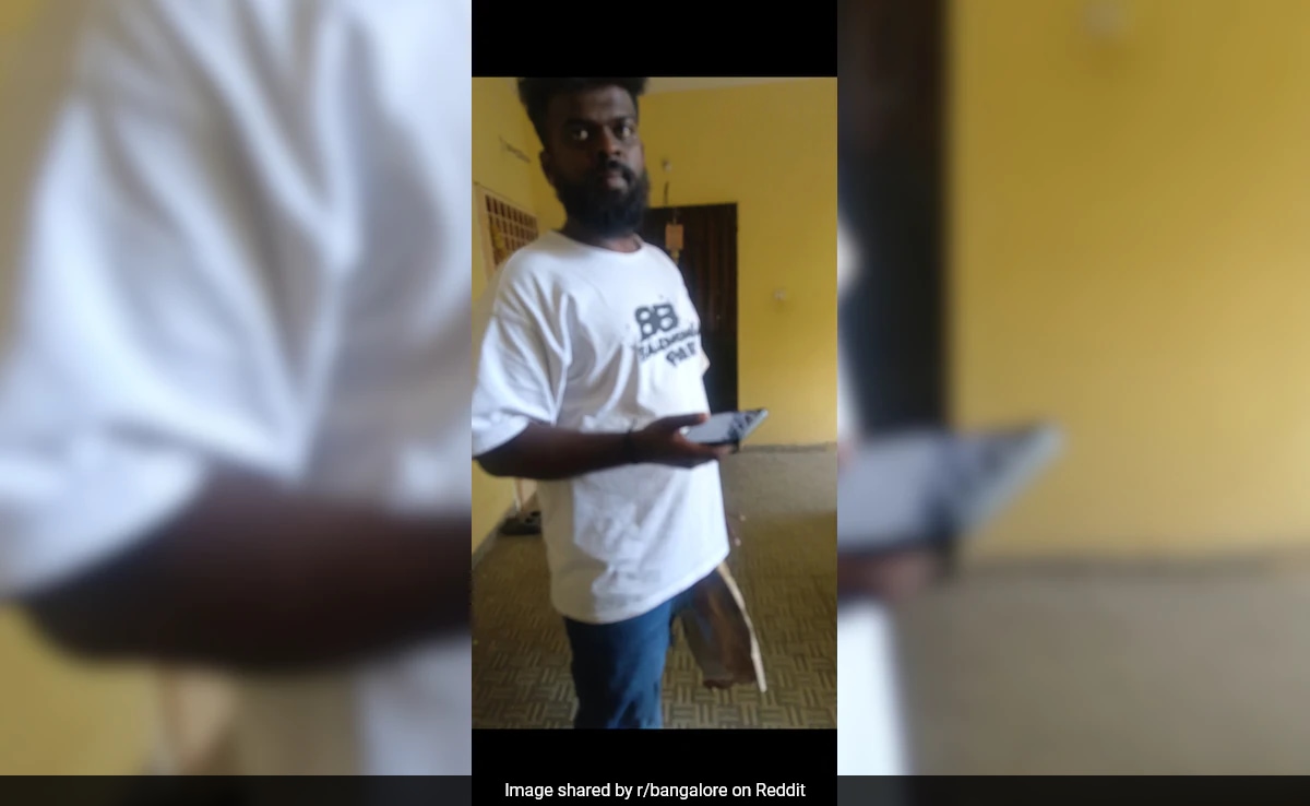 Fake Flipkart Delivery Boy Tries To Scam Customer Of iPhone 15, What ...