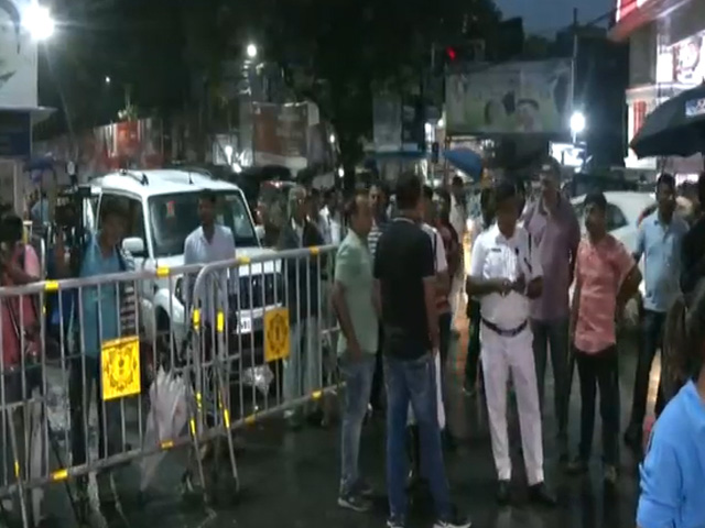 Doctors Reach Mamata Banerjee's House After Her Visit To Protest Site