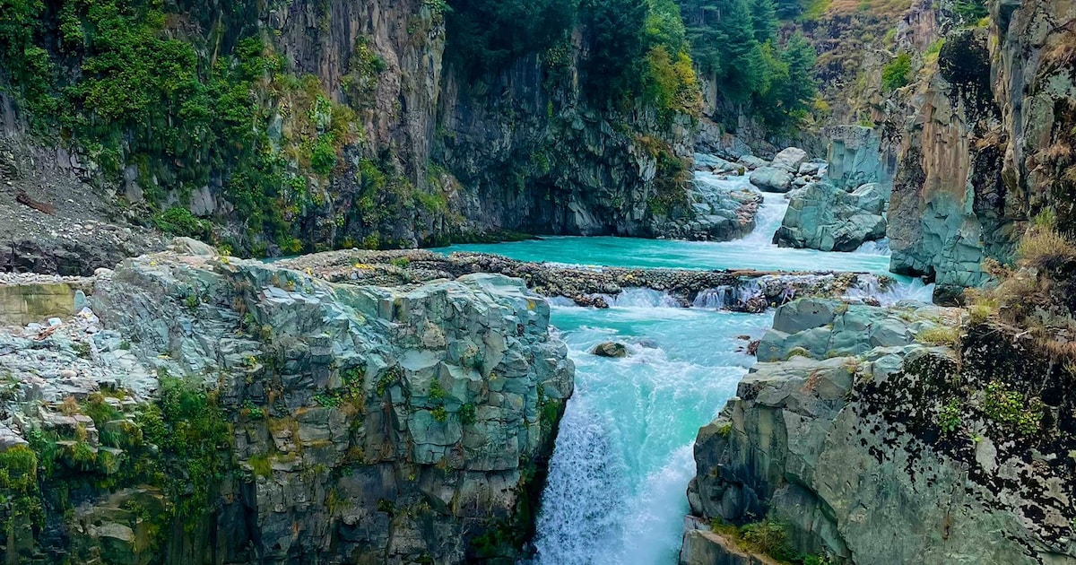 5 Scenic Waterfalls In Kashmir