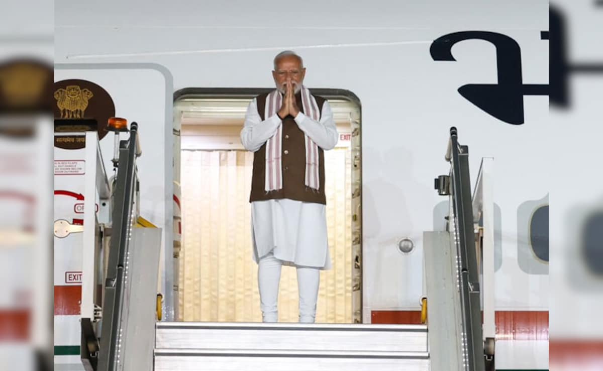 pm-modi-aircraft-faces-technical-problem-lands-at-deoghar-airport