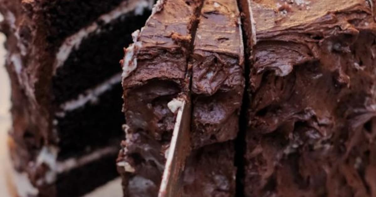 How To Slice Cake Without Making A Mess