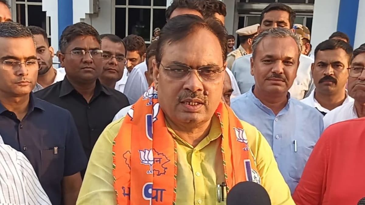 विधायक देवेंद्र जोशी के घर शोक सभा में पहुंचे CM भजनलाल शर्मा, MLA की ...