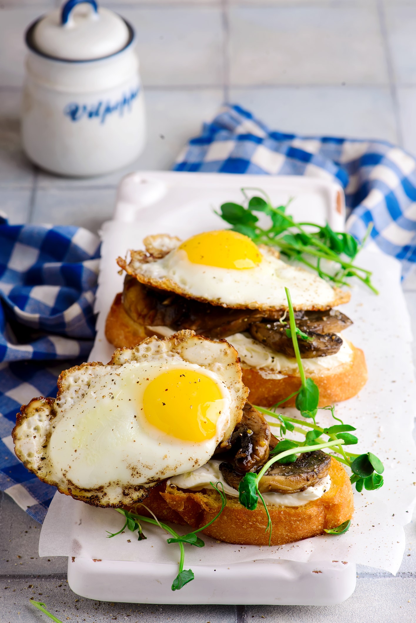 High-protein breakfast, Mushroom toast recipe, Healthy breakfast ...