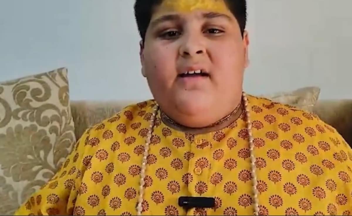 बाल संत अभिनव अरोड़ा यूट्यूबर्स के खिलाफ पहुंचे कोर्ट, बोले - 'मिल रही ...