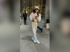 Kim Sharma Celebrates Her Mom's 80th Birthday With Boyfriend Leander ...