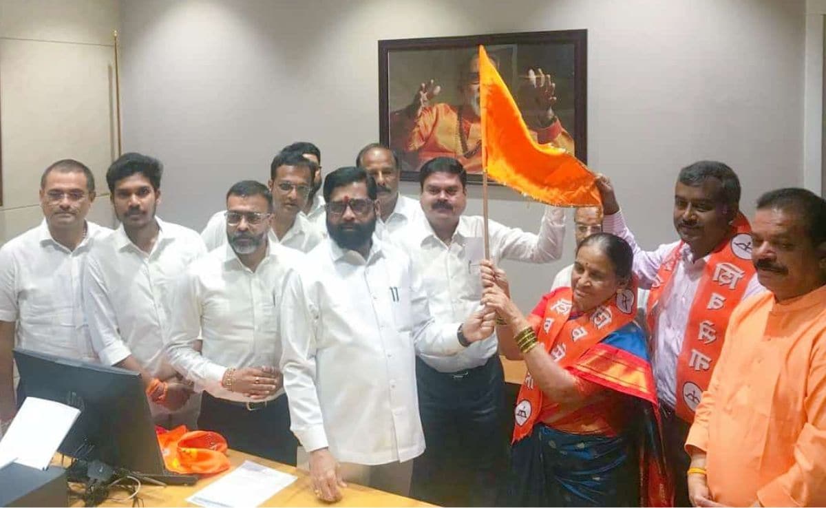 bahujan vikas aghadi leader Manisha Nimkar joined ShivSena shinde group ...