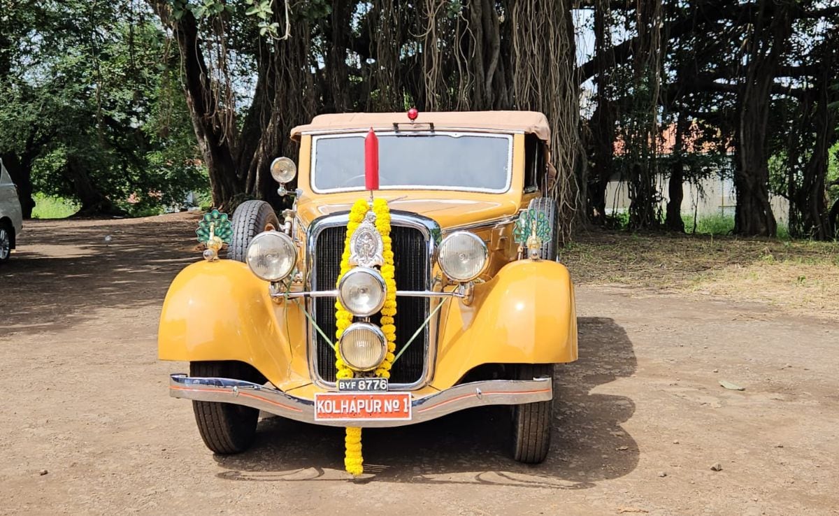 Maybach car at Kolhapur Shahi Dussehra celebrations Know the features