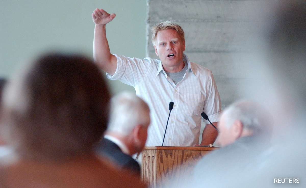 Ex Abercrombie CEO Mike Jeffries, Partner Accused Of Sex-Trafficking ...