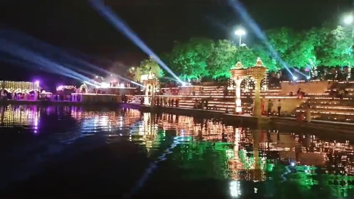 दिवाली से पहले 21 हजार दीपों से रोशन हुई राजसमंद झील की ऐतिहासिक नौ ...