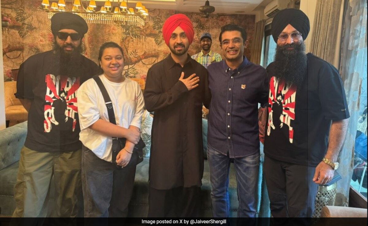Watch: Diljit Dosanjh Meets BJP Spokesperson Jaiveer Shergill At His ...