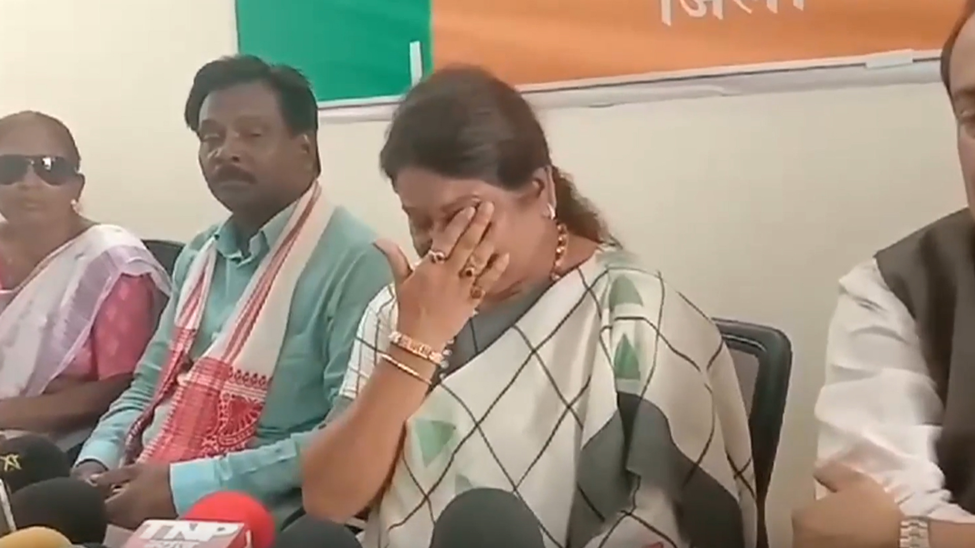 Sita Soren Breaks Down While Speaking On Jharkhand Minister Irfan Ansari's Remark