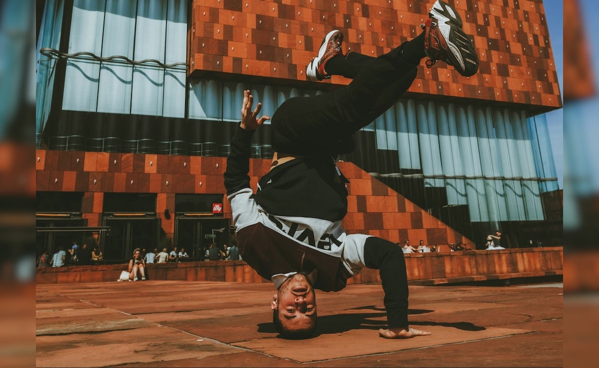 Research Reveals Headspin Hole: A Hidden Risk Of Breakdancing