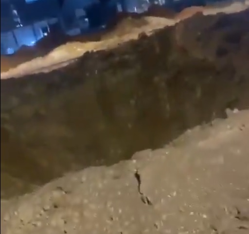 Iran Missile Strike Israel: Video: Massive Crater Near Mossad HQ After ...