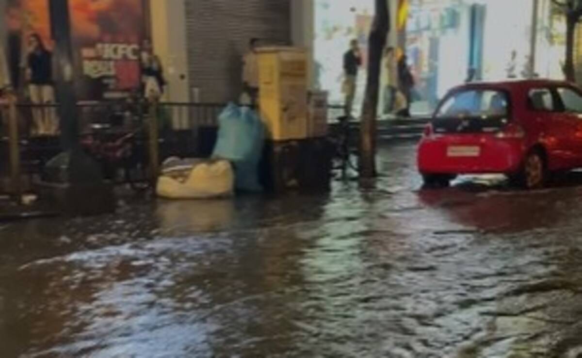 Heavy Rain Along With Thunderstorms Hit Mumbai, Festival Celebrations Hit
