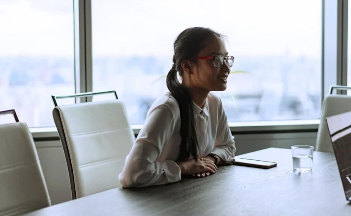 "Smiling Excessively": Reddit Post Lists Reasons Why People Don't Get ...