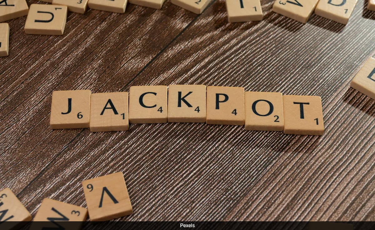 China Man Wins Rs 11 5 Crore Lottery Cheated Out Of It By Fraudsters