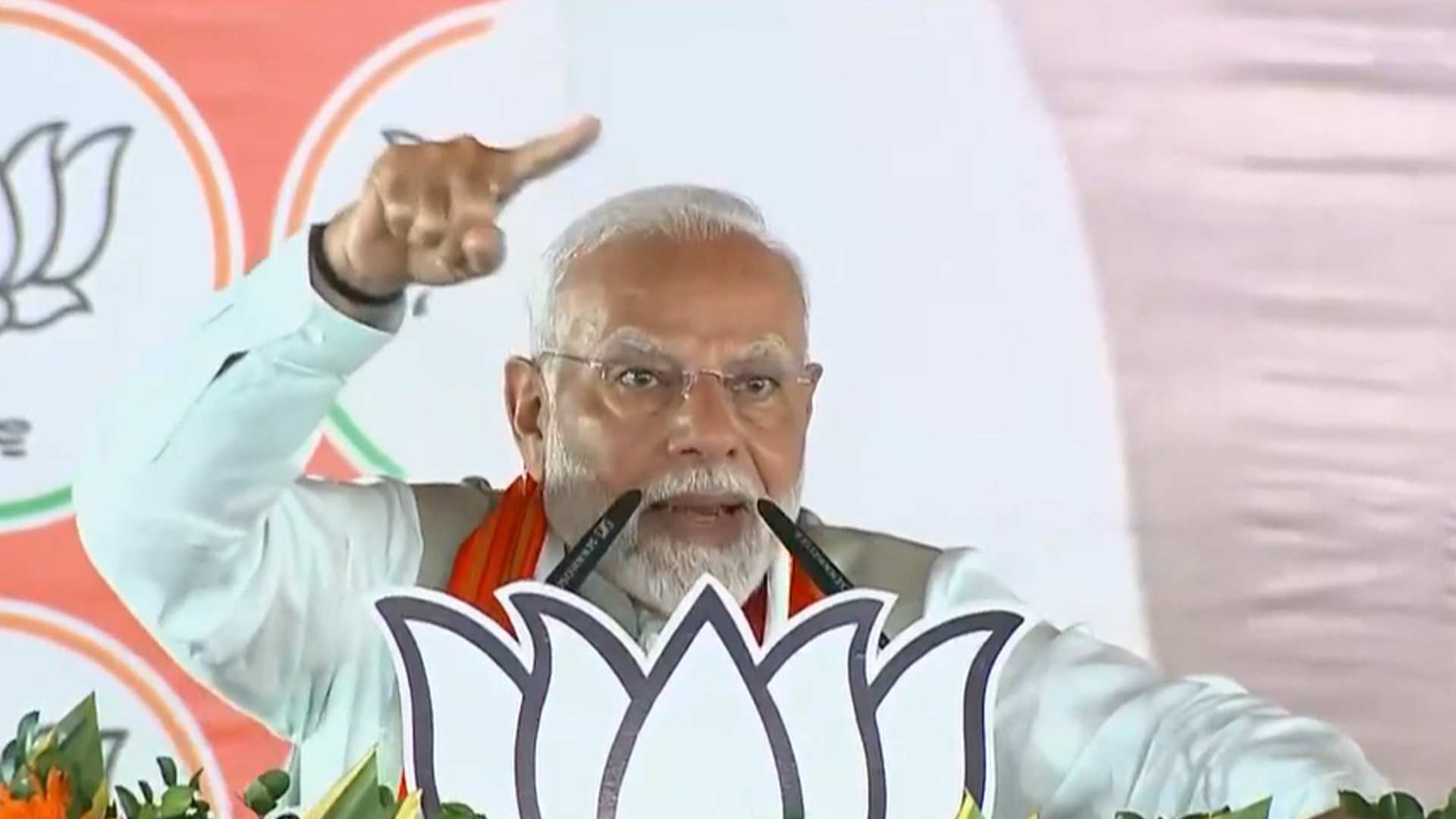 PM Modi's "Infiltrator" Jab At Hemant Soren's Party, Congress In Jharkhand Rally