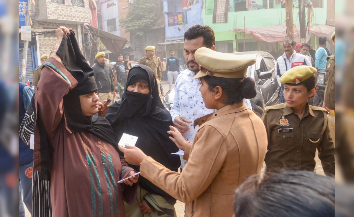 UP में बुर्के की आड़ में फर्जी वोटिंग का मामला आखिर है क्या? जिसे लेकर ...