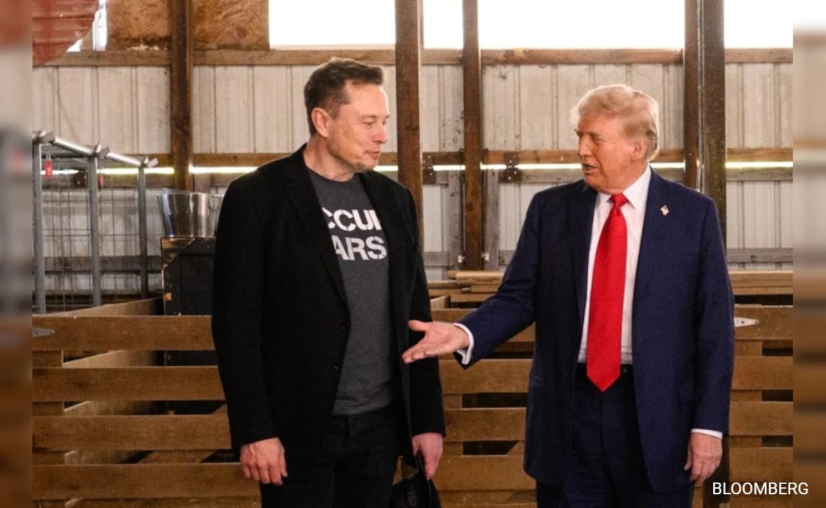 Jeff Bezos, Elon Musk Dine With Donald Trump At Mar-a-Lago