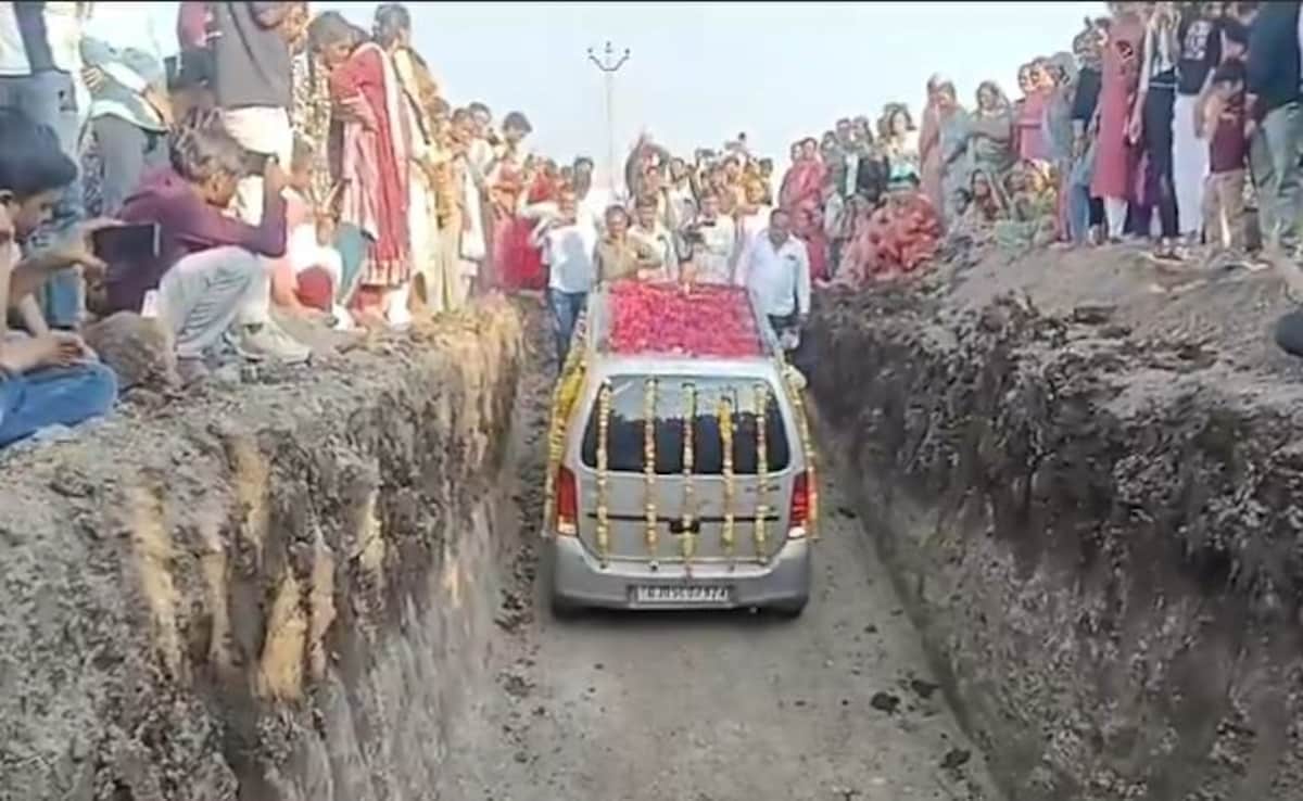 1500 लोगों का भोज, 4 लाख खर्चा...गुजरात के परिवार ने 'लकी कार' को दी ...