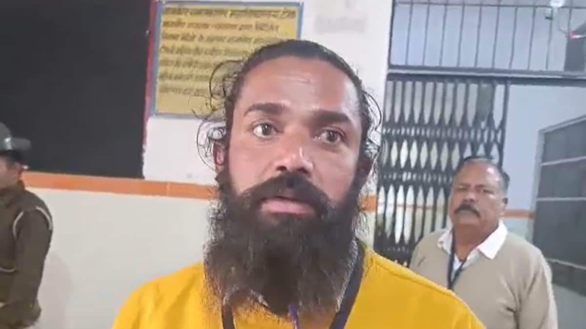 देवली-उनियारा में राजेन्द्र गुर्जर का अनोखा भक्त, जिताने के लिए लिया ...