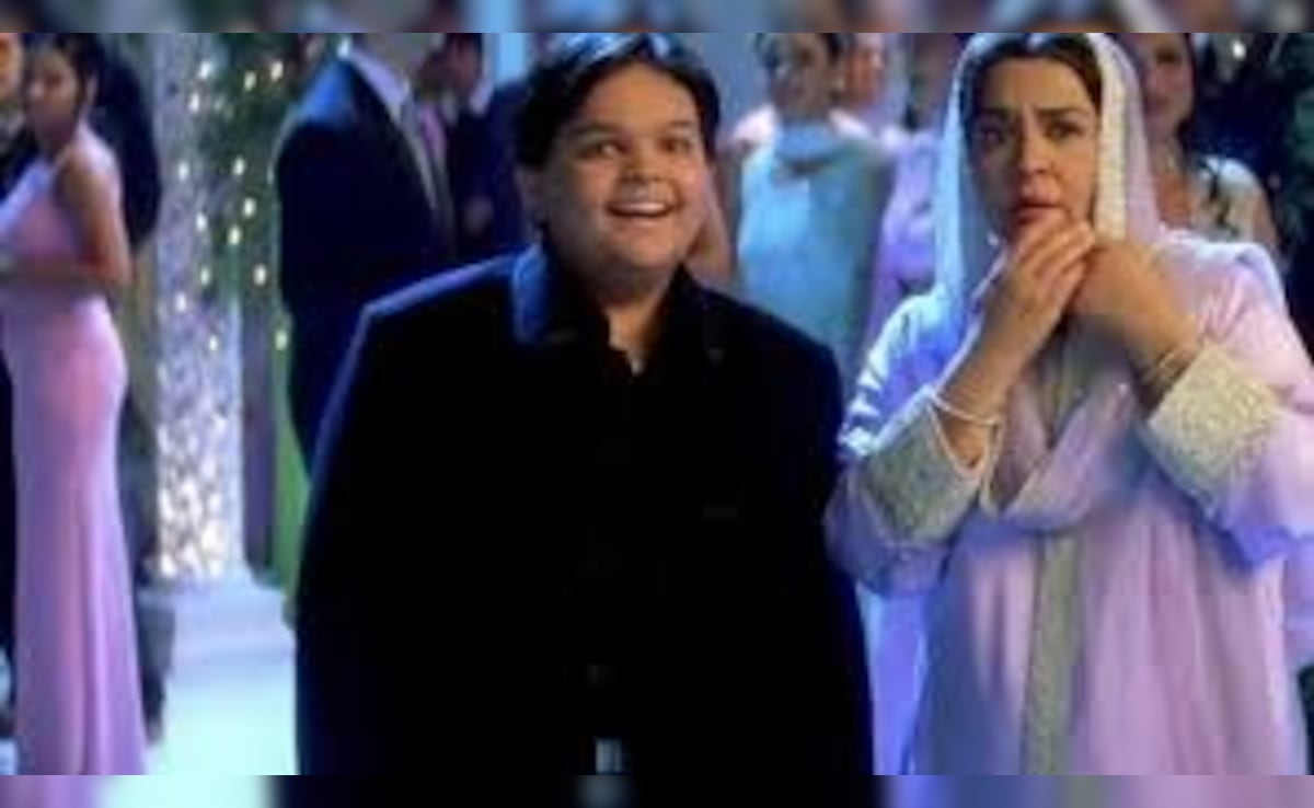 K3G के 'लड्डू' को 23 साल बाद देख फैन्स के उड़ गए तोते, छोटे ऋतिक दिखने ...