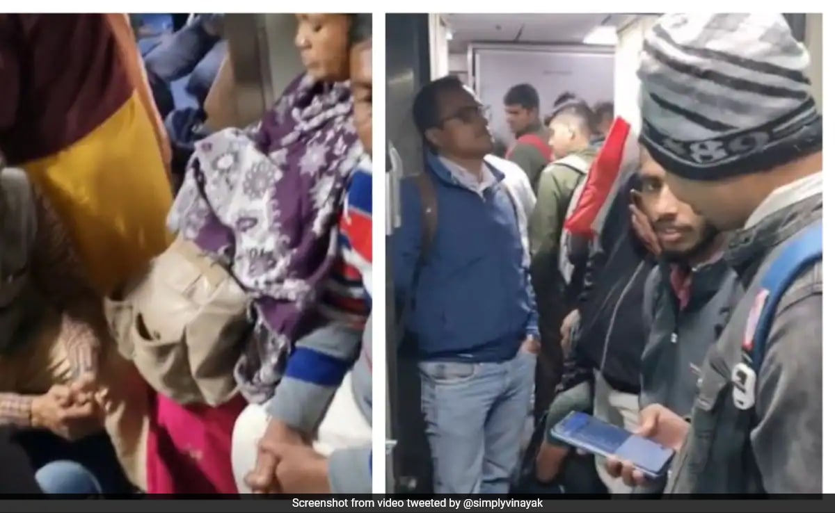 Video Shows Crowded AC Coach Of Poorva Express, Railway Seva Responds