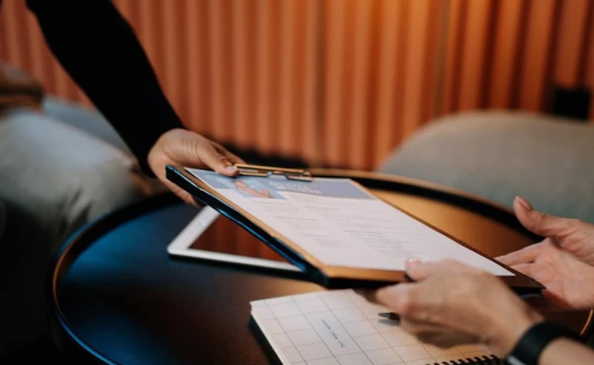 Woman Rejects Job Offer After Spotting Red Flags In CEO: "Called ...