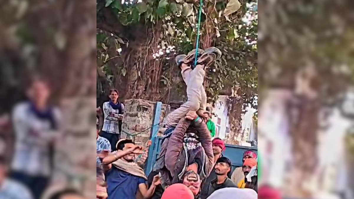 ग्रामीणों ने चोर को पेड़ से उल्टा लटकाकर पीटा, पुलिस ने रिकॉर्ड खंगाला ...