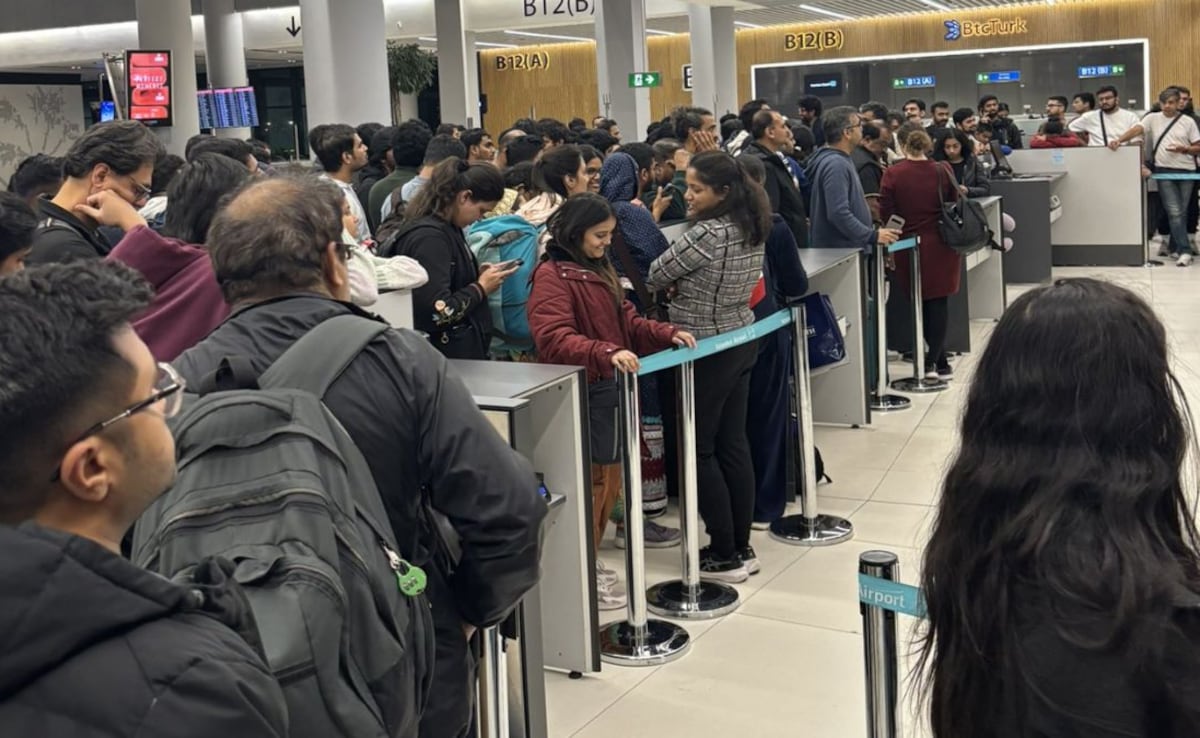 Delay Hits IndiGo Flights Connecting Istanbul, Hundreds Of Fliers Stranded