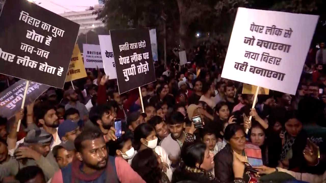 Students-Cops Stand-Off In Patna Over BPSC Exam