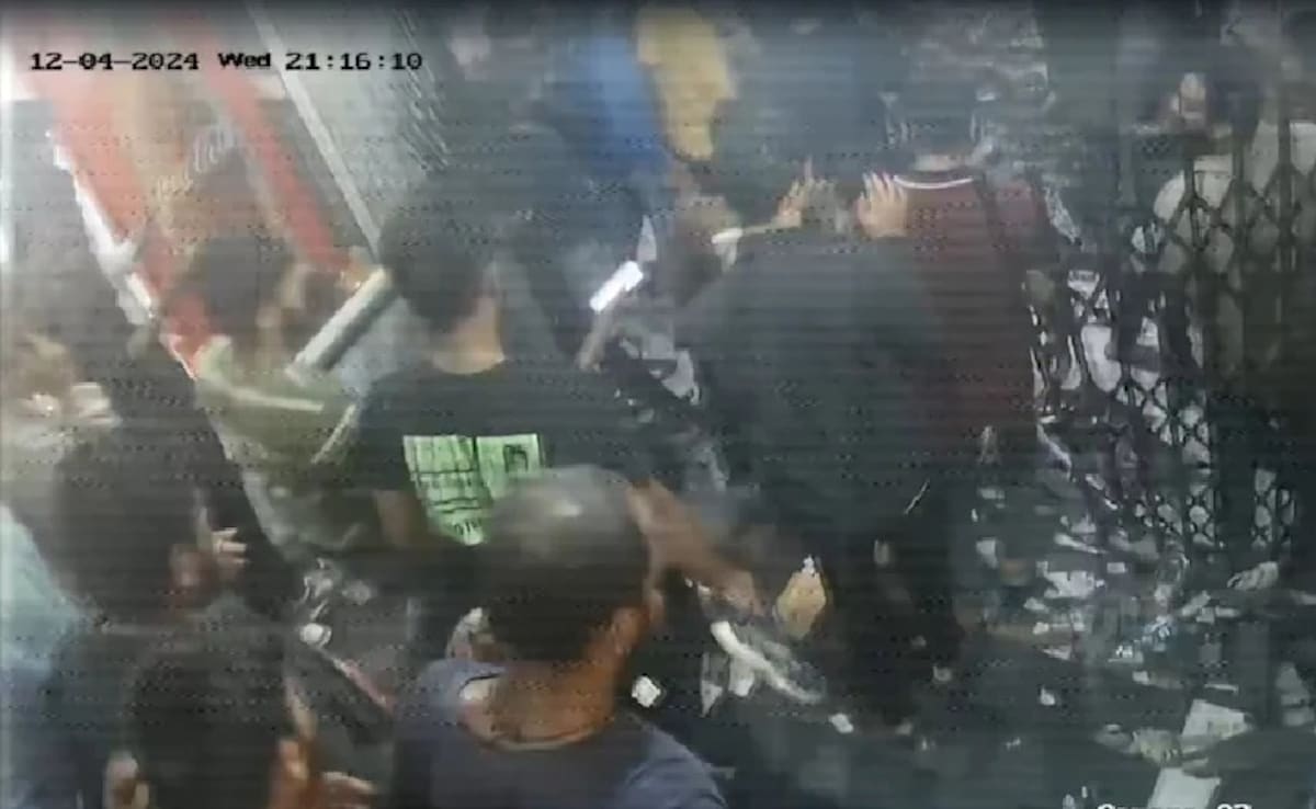 new-video-surfaced-in-hyderabad-sandhya-theater-stampede-case-allu-arjun