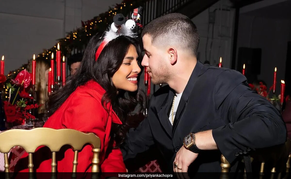 With Nick Jonas And Malti Marie By Her Side, Priyanka Chopra Is Having A Holly Jolly December
