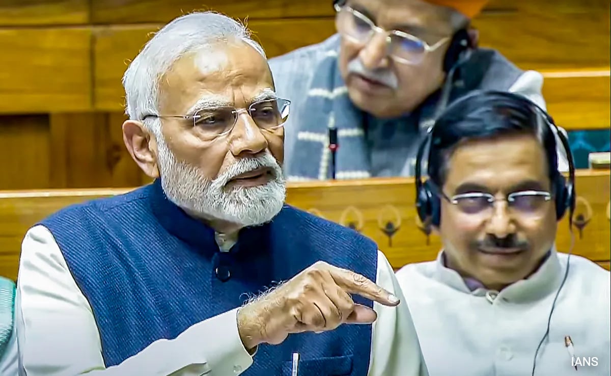 pm-modi-speeh-congress hunted the constitution from time to time-prime ...