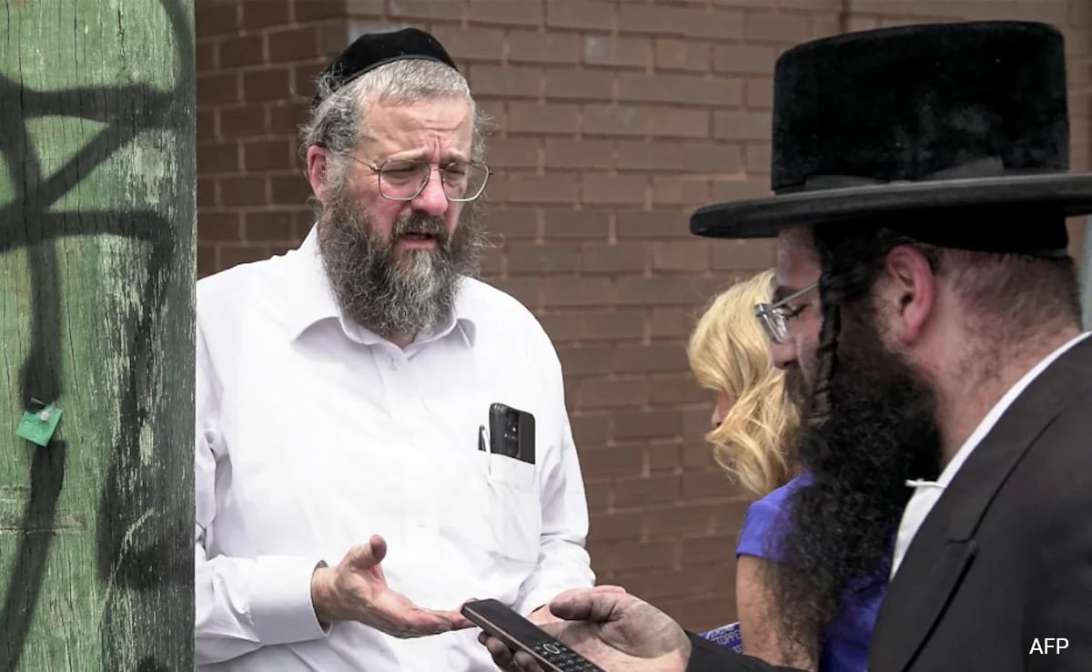 Jewish Synagogue Set On Fire By Masked Men In Australia's Melbourne