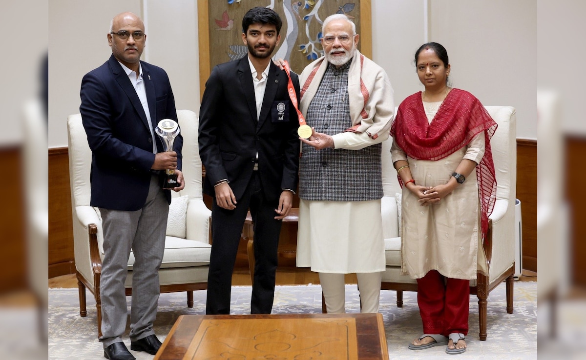D Gukesh Meeting PM Modi: सच साबित हुई भविष्यवाणी...वर्ल्ड चैंपियन ...