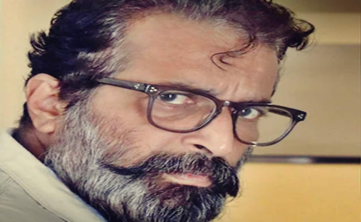 होटल के कमरे में मिला एक्टर का शव, जांच में जुटी पुलिस | malayalam ...